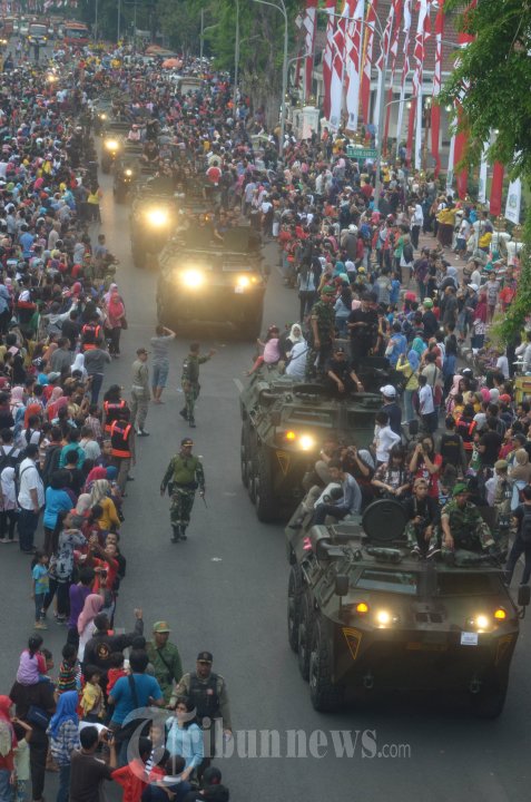 Parade Surabaya Juang 2015 Sambut Hari Pahlawan, Foto 11 #1622831 ...