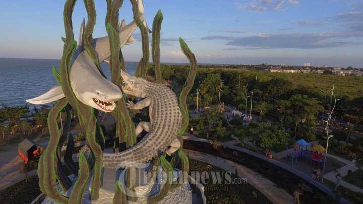 Patung Suro dan Boyo Berdiri Megah di Taman Suroboyo, Foto 8 #1800048 ...
