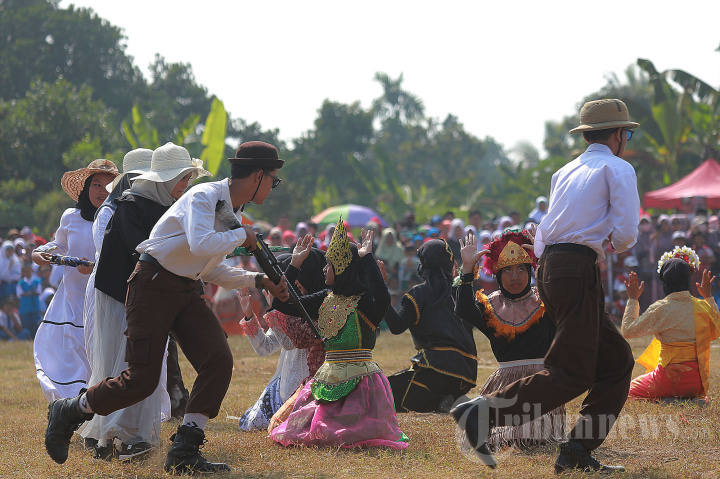 Pawai Karnaval Sambut HUT Ke-78 Republik Indonesia, Foto 1 #1974730 ...