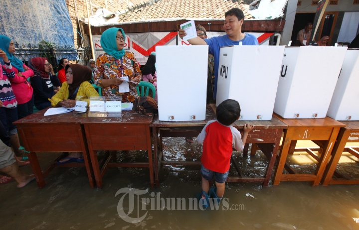 Pelaksanaan Pemilu 2019 di TPS 16 Bandung, Foto 3 #1795194 - TribunNews.com