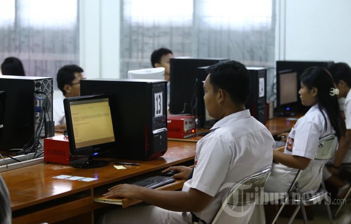 Pelaksanaan UN CBT 2015 di Jakarta, Foto 3 #1592601 - TribunNews.com