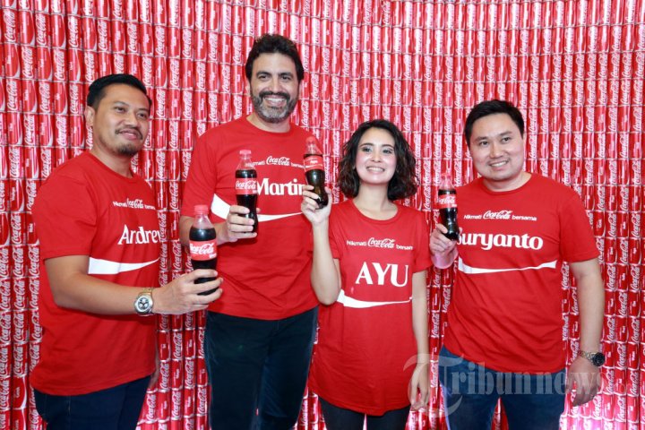 Peluncuran Kemasan Baru Coca-Cola dan Kampanye Share A Coke, Foto 1 ...