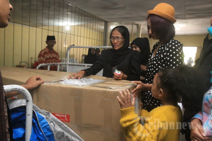 Pemakaman Febri Andriansyah alias Mayang Prasetyo, Foto 1 #1396891 ...