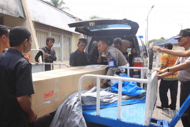 Pemakaman Febri Andriansyah alias Mayang Prasetyo, Foto 2 #1396901 ...