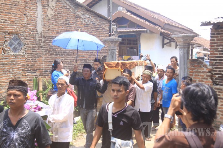 Pemakaman Febri Andriansyah alias Mayang Prasetyo, Foto 14 #1397021 ...