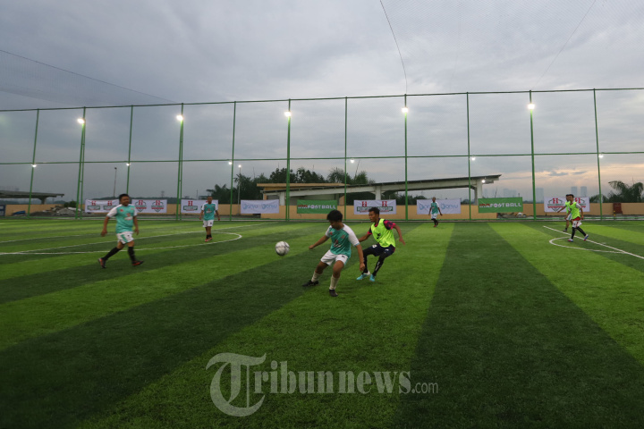 Pemanfaatan Rooftop Mall Jadi Lahan Mini Soccer, Foto 3 #1946811 - TribunNews.com
