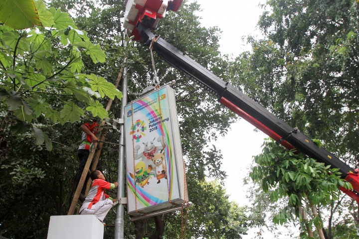 Pemasangan Neon Box Asian Games dan Lampu Jalan, Foto 4 #1762538 ...