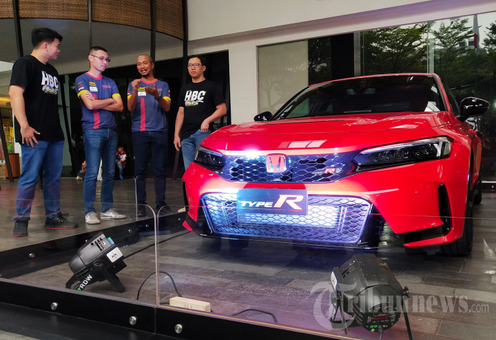 Honda Bandung Center Kenalkan Pembalap HBC Racing Team dan All New ...