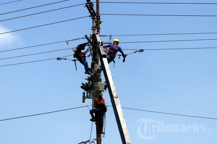 Pemeliharaan Jaringan Listrik PLN di Samarinda, Foto 4 #1811585 ...