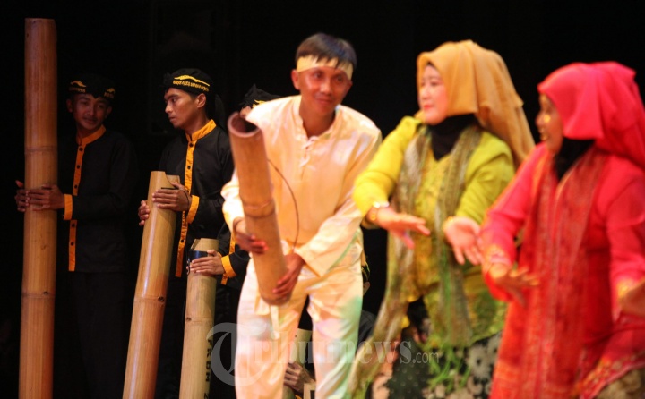 Pementasan Misi Kesenian Kabupaten Tasikmalaya Bandung, Foto 7 #1709640 - TribunNews.com