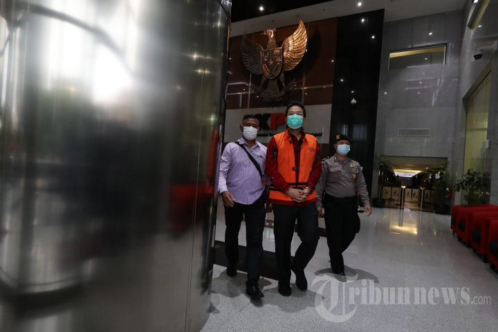 Pemeriksaan Azis Syamsuddin, Foto 2 #1902444 - TribunNews.com