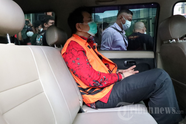 Pemeriksaan Azis Syamsuddin, Foto 6 #1902448 - TribunNews.com