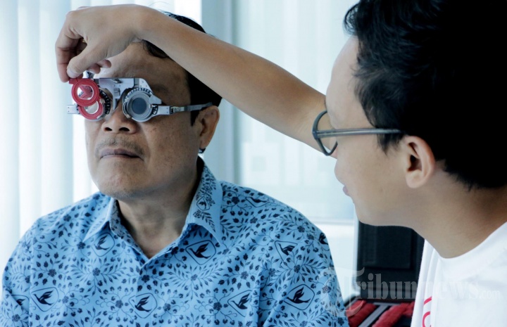 Pemeriksaan Mata Pengemudi Taksi Bluebird Area Semarang, Foto 5 ...