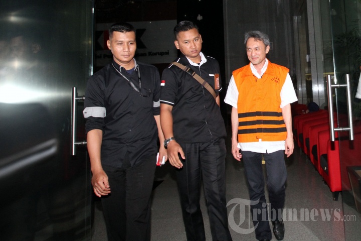 Pemeriksaan Perdana Eddy Sindoro, Foto 5 #1773623 - TribunNews.com