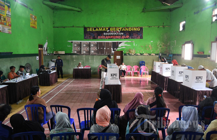 Pemungutan Suara Ulang di TPS 04 Pakis Kabupaten Malang, Foto 1 ...