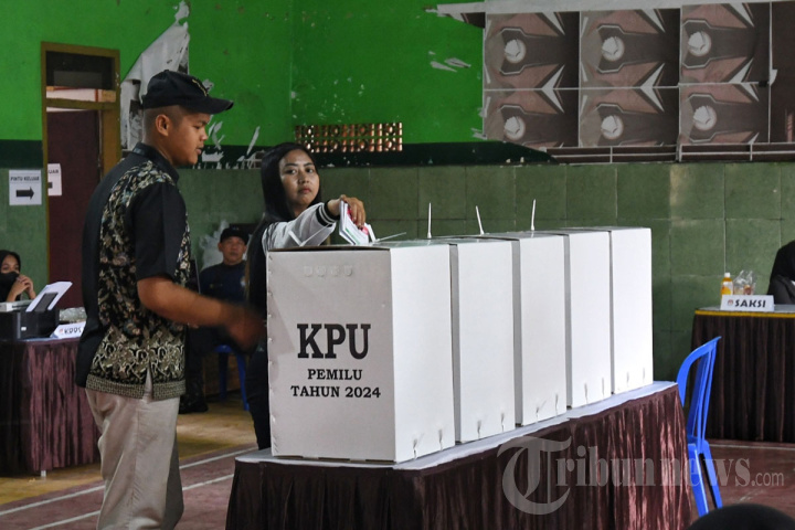 Pemungutan Suara Ulang di TPS 04 Pakis Kabupaten Malang, Foto 2 ...