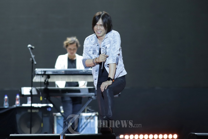 Penampilan Dewa 19 Bawa Penonton Bernostalgia, Foto 8 #1823450 ...