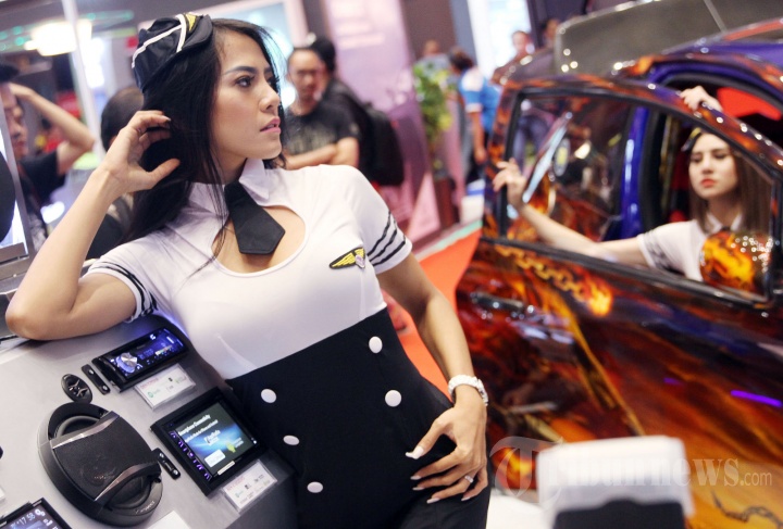 Penampilan Seksi Para SPG di IIMS 2017, Foto 4 #1699682 - TribunNews.com