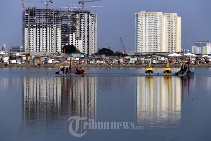 Pengerukan Waduk Pluit Dengan Alat Berat, Foto 1 #1611638 - TribunNews.com