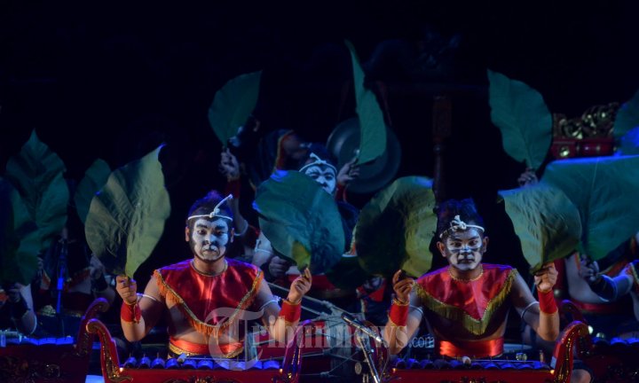 Pentas Seni Centini Bungkus Karya Heri Lentho Surabaya, Foto 10 ...