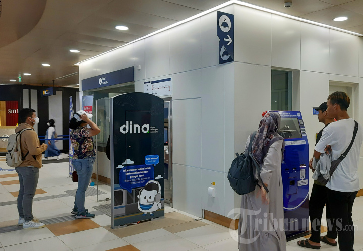Penumpang Antre di Mesin Pembelian Tiket MRT, Foto 1 #1970535 - TribunNews.com