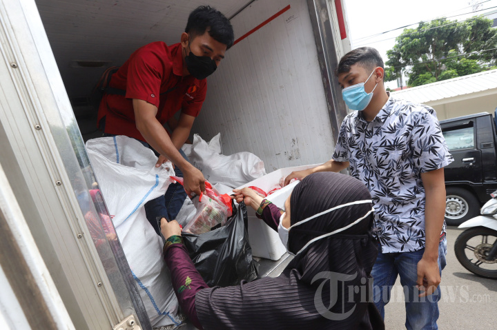 Penyaluran Pangan Bersubsidi di RPTRA Permata Intan, Foto 3 #1912887 ...