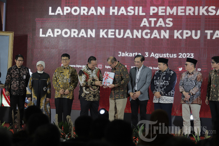Penyerahan Laporan BPK Atas Laporan Keuangan KPU Tahun 2022, Foto 4 #1973384 - TribunNews.com