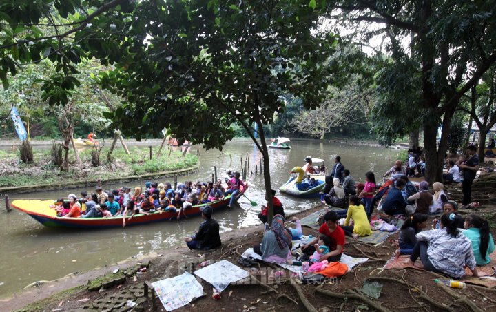 Perahu Dayung dan Sepeda Air Diminati Pengunjung Bonbin Bandung, Foto 3 ...