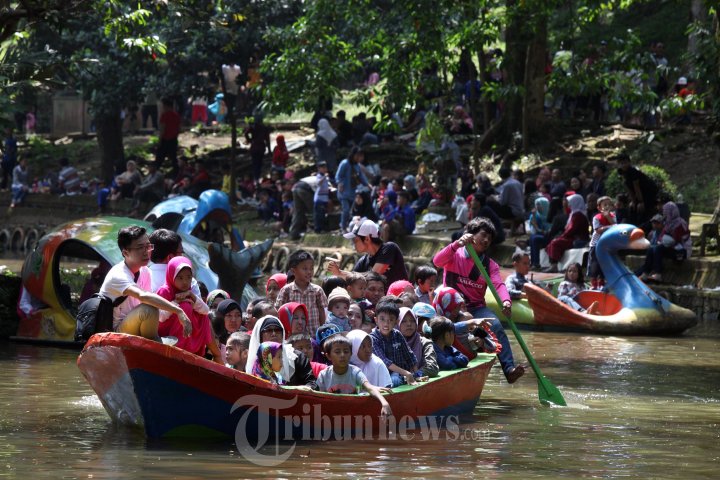 Perahu Dayung dan Sepeda Air Diminati Pengunjung Bonbin Bandung, Foto 1 ...