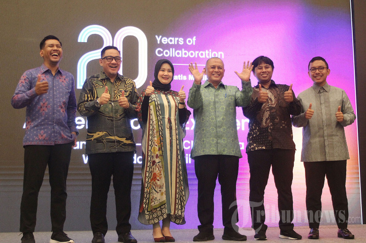 Perayaan 20 Tahun Jatis Mobile, Foto 3 #1962648 - TribunNews.com