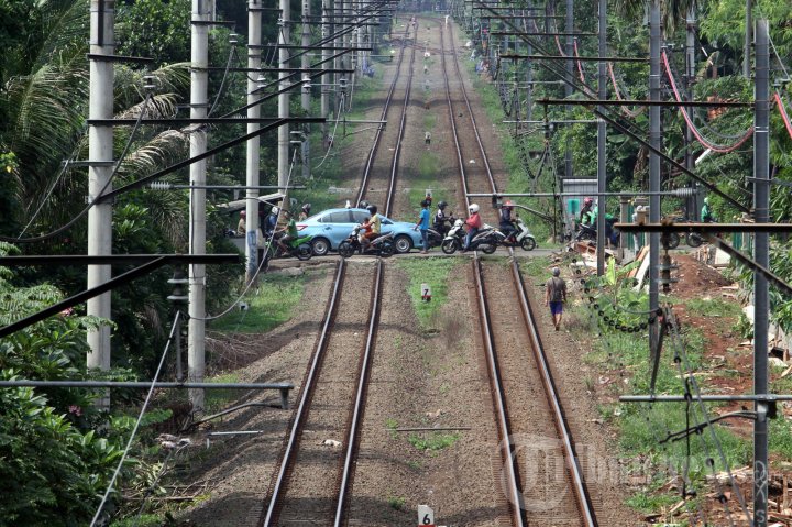 Perlintasan Tanpa Palang Pintu, Foto 3 #1633220 - TribunNews.com
