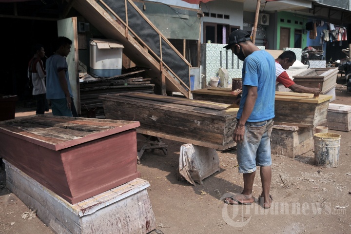 Permintaan Peti Mati Khusus Pasien Covid-19 Meningkat, Foto 1 #1858244 - TribunNews.com