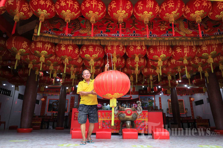 Persiapan Vihara Jelang Imlek, Foto 1 #1990032 - TribunNews.com