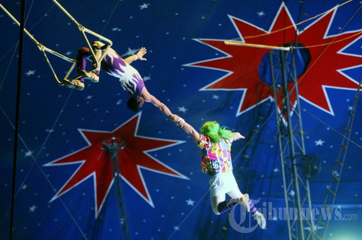 Pertunjukan Oriental Sirkus Taman Safari Indonesia di Makassar, Foto 3 ...