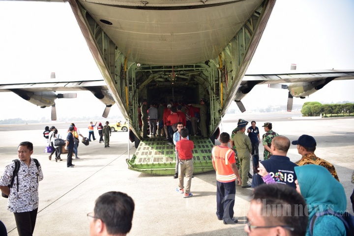 Pesawat Hercules Angkut 198 Insinyur Kementerian PUPR ke Lombok, Foto 1 ...