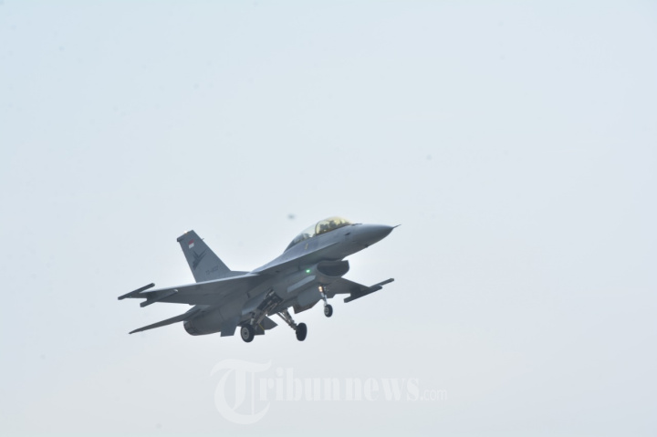 Pesawat Tempur F-16, Fly Pass Amankan Presidensi G20, Foto 2 #1944455 ...