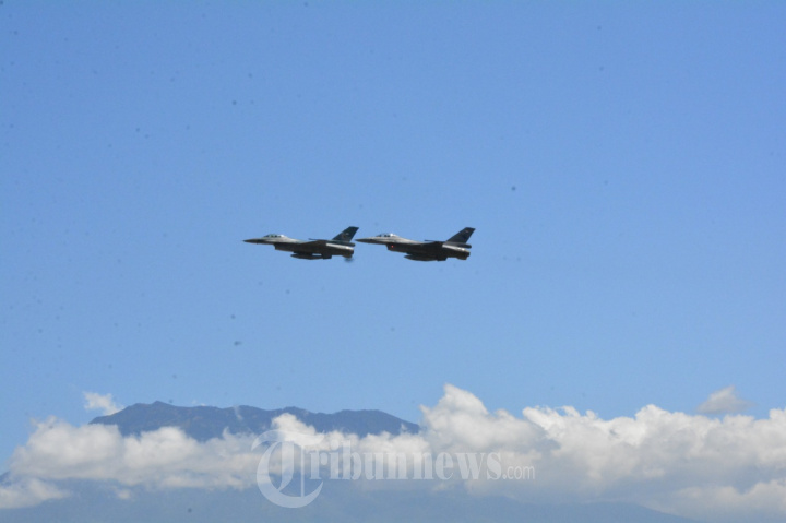 Pesawat Tempur F-16, Fly Pass Amankan Presidensi G20, Foto 4 #1944457 ...