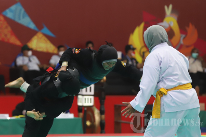 Pesilat Putri Jawa Tengah Kalahkan Pesilat Papua, Foto 4 #1896595 ...