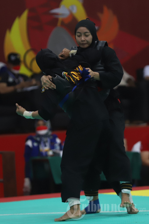 Pesilat Putri Jawa Tengah Kalahkan Pesilat Papua, Foto 6 #1896597 ...