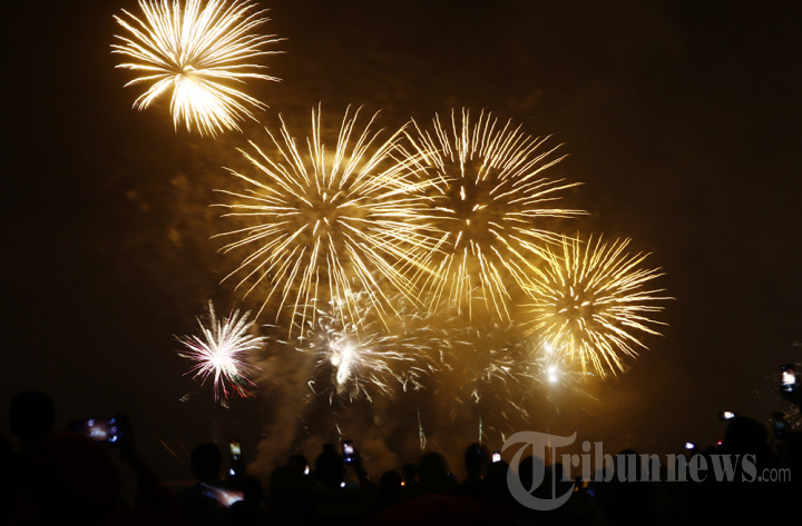 Pesta Kembang Api Tahun Baru 2023 di Pantai Ancol, Foto 5 #1952751 ...