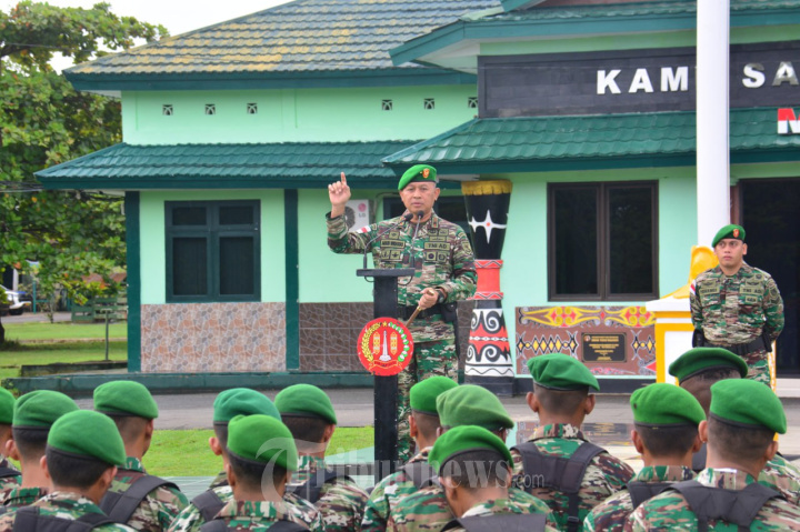 Pimpin Upacara Bendera Gabungan, Brigjen TNI Agus Widodo Berikan Jam ...