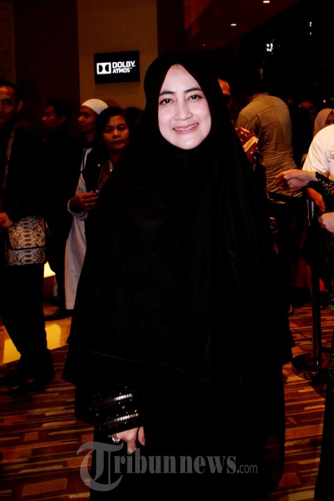 Pipik Dian Irawati Hadir Discreening Film Surga Mananti, Foto 1 ...