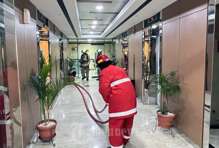 PLN Gelar Simulasi Tanggap Darurat Kebakaran, Foto 3 #1942699 - TribunNews.com