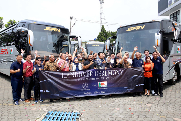 PO SAN Luncurkan 10 Bus Baru dengan Chassis Mercedes-Benz, Foto 3 ...