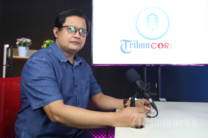 Podcast Tribun Corner dengan Ubedilah Badrun, Foto 1 #1910735 ...