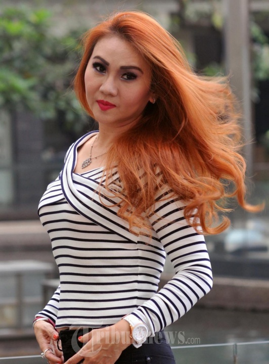 POPPY KELLY Ingin Tundukan Gunung Tertinggi Mount Everest, Foto 1 ...