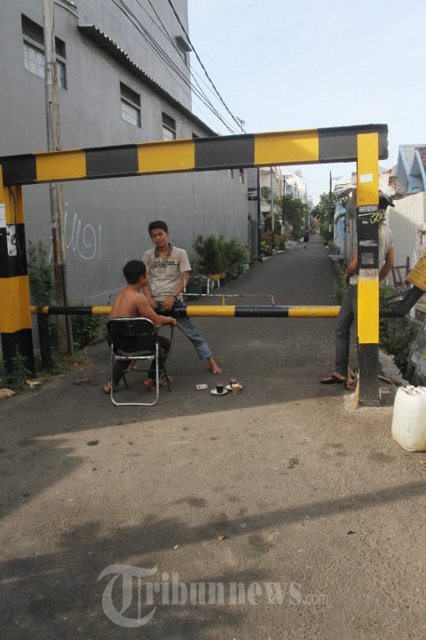 Portal Jalan Menyebabkan Fungsi Jalan Macet, Foto 3 #1598708 ...