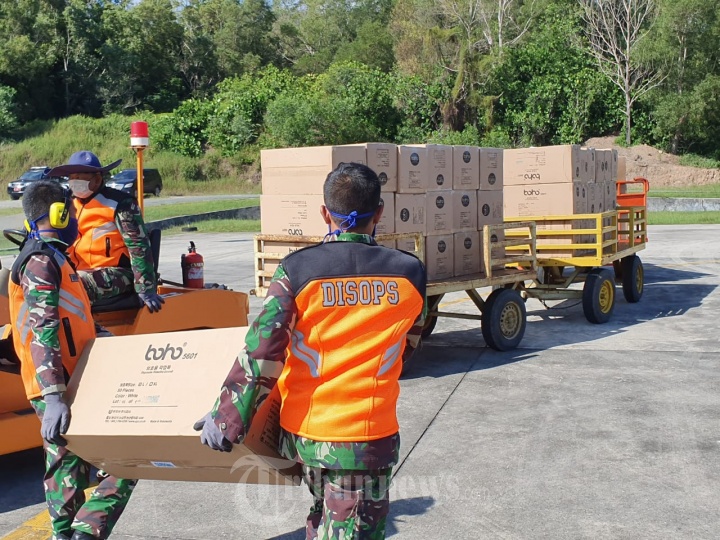Prajurit TNI Distribusi APD Tepat Sasaran, Foto 4 #1842114 - TribunNews.com