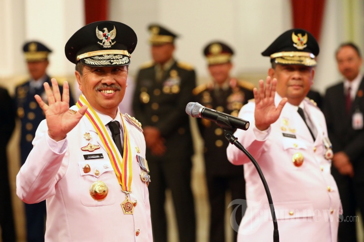 Presiden Lantik Gubernur dan Wagub Baru Riau, Foto 13 #1788607 ...