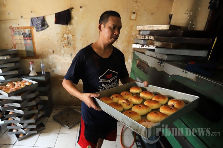 Produksi Roti Rumahan di Masa Pandemi, Foto 3 #1864710 - TribunNews.com